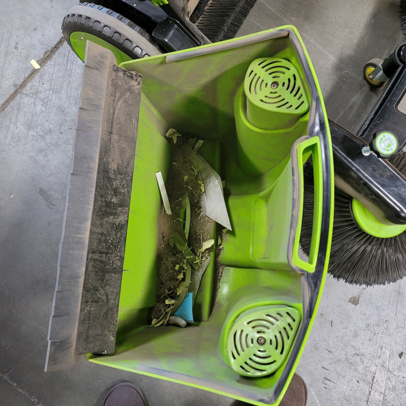 Top-grade Triple Brush Push Power Sweeper for Ground Cleaning Push Type ...